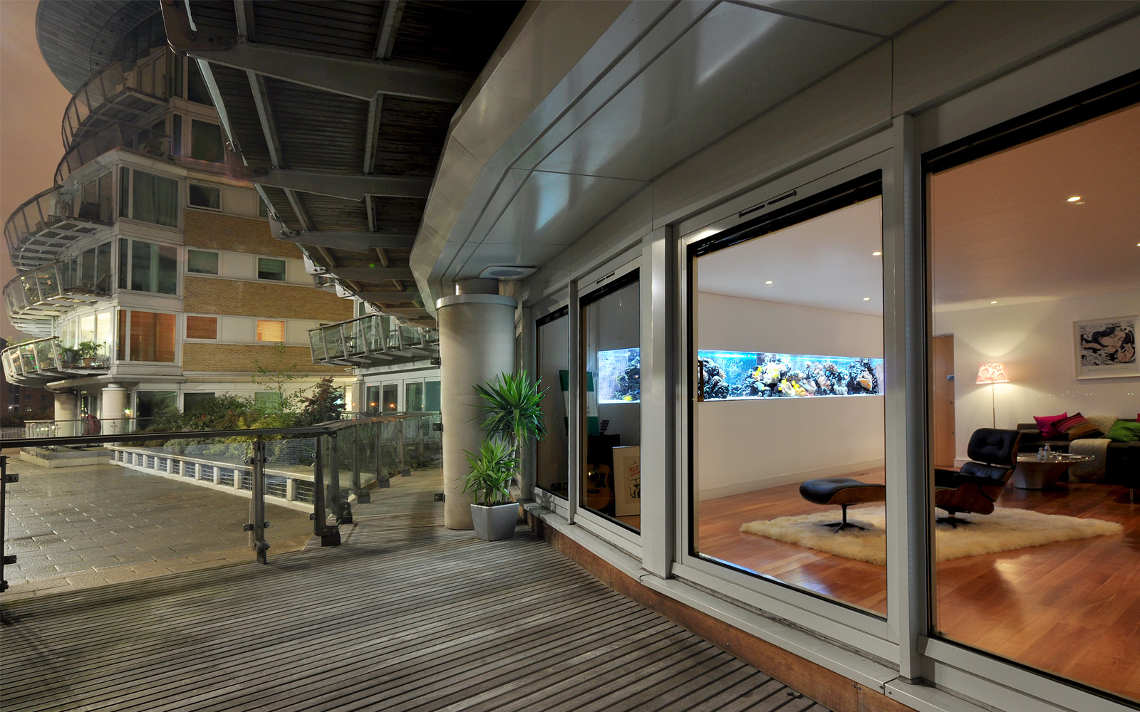 River View - Aquarium Architecture